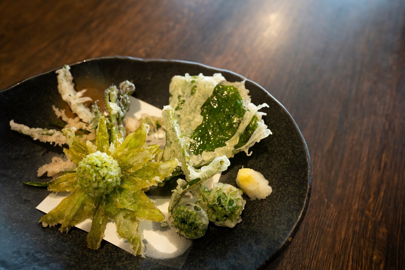 画像・写真：「つがいけマウンテンリゾート」で味わうダイナミックなツリーラン「TSUGA POW DBD」 帰りは千国街道の「道の駅 おたり」で食事や温泉、お土産も！【合計7枚】｜スキー ...